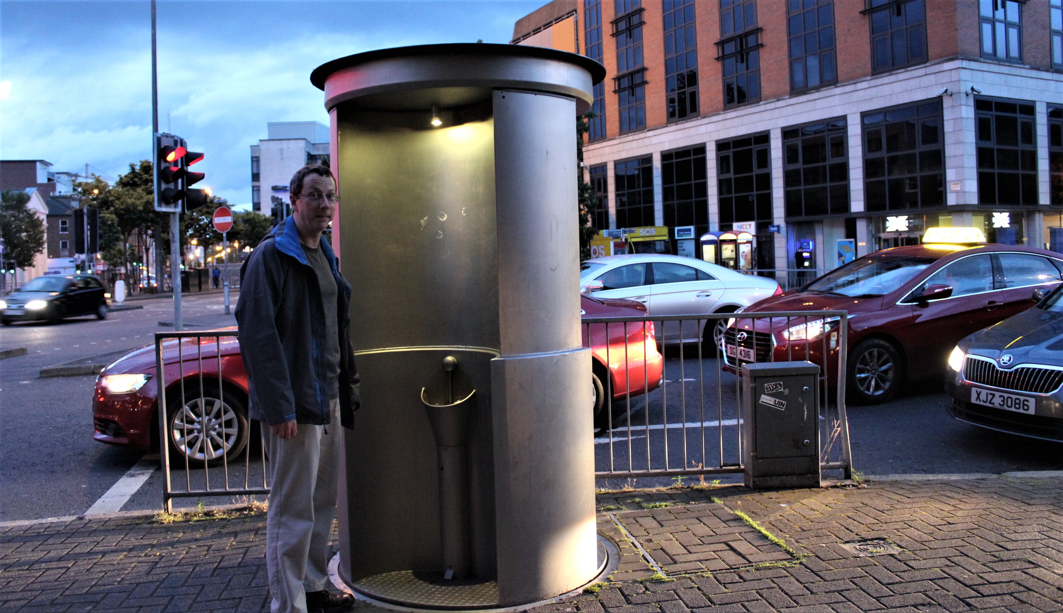 Pop-Up Pissoir Tames Wild Peeing – To Europe … and Back